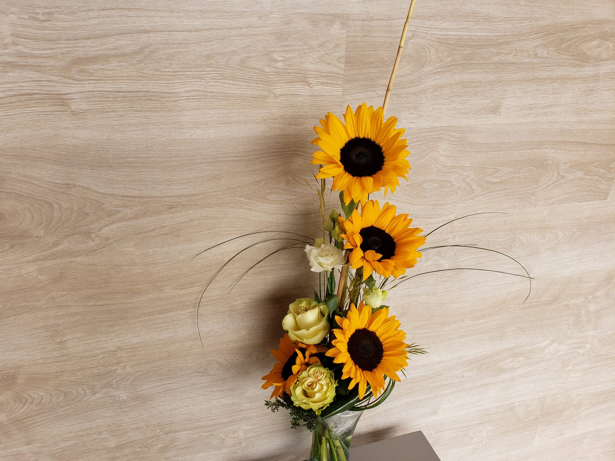 Bouquet de fleurs moderne de tournesols - Marie Danède Artisan fleuriste
